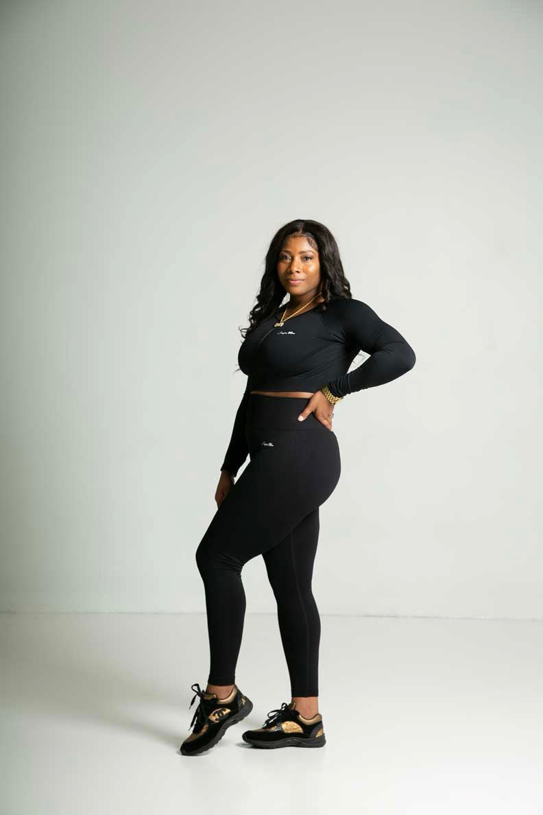 Aniya Crop Top With Thumbholes and Leggings Set in Black – Begin Now ...